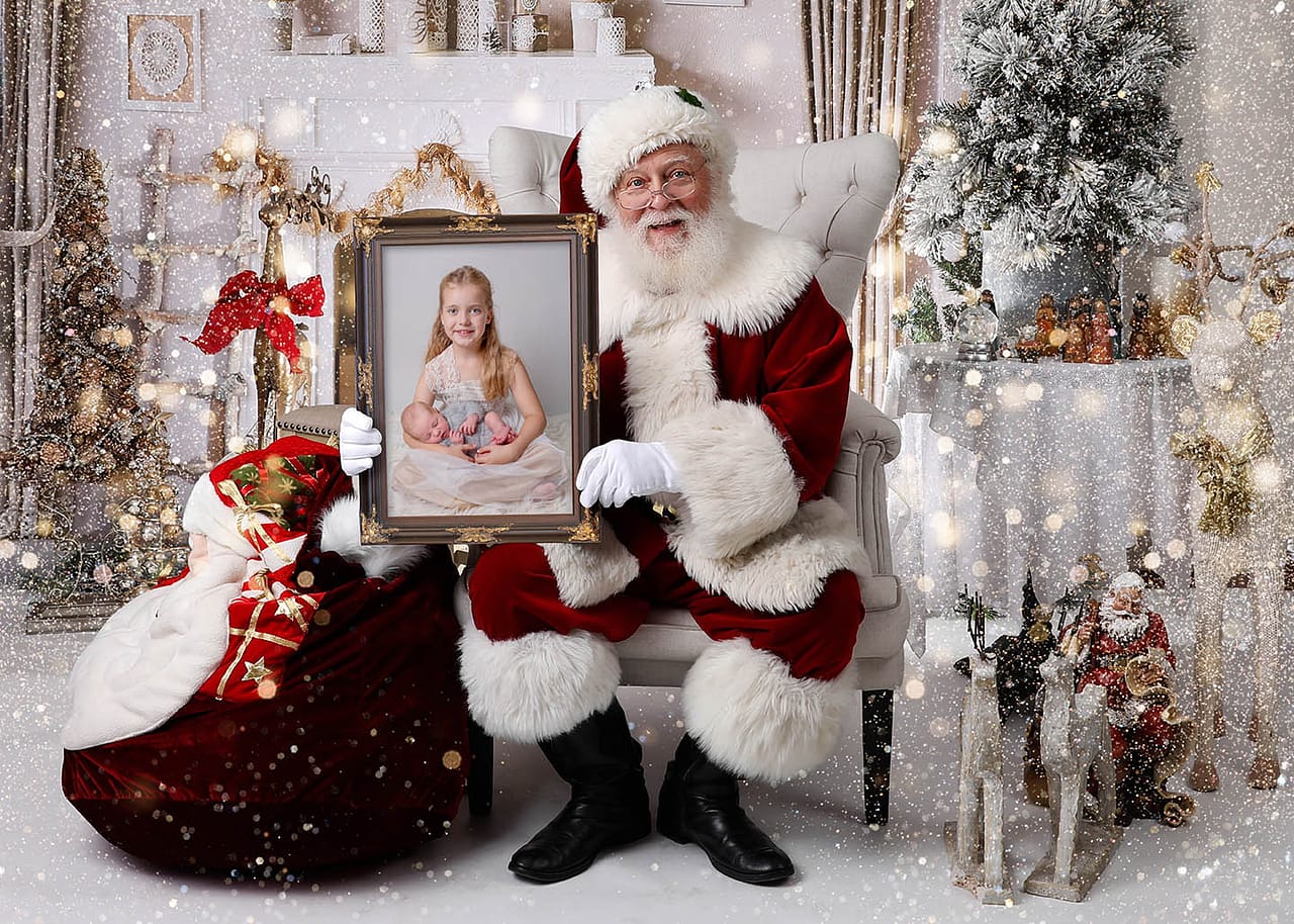 Christmas Family Photos With Santa - Nicki Byrne Photography